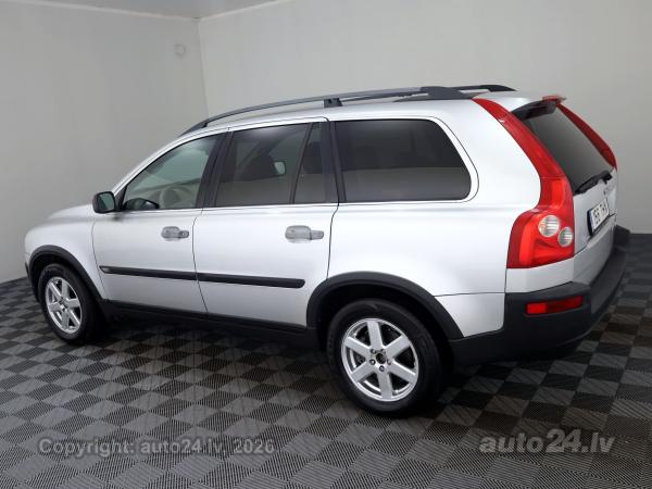 Grey Volvo XC90 2004 in Tallinn, with an engine capacity of 2.50 L and mileage of 217 thousand km for 1899 €, photo 4 on AUTOMOTO.COM.LV