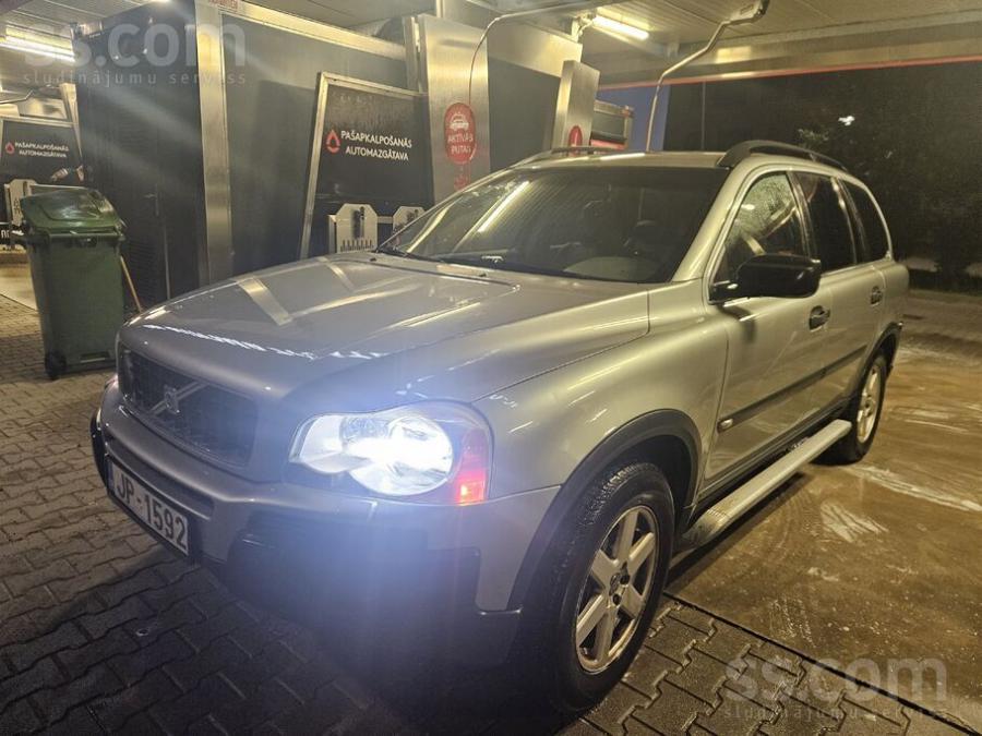 Pelēks Volvo XC90 2004 Jelgava, ar dzinēja tilpumu 2.50 L un nobraukumu 341 tūkst. km par 1500 €, foto 1 vietnē AUTOMOTO.COM.LV