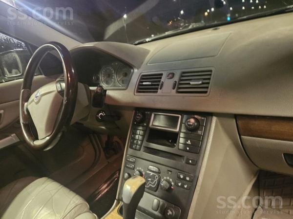 Pelēks Volvo XC90 2004 Jelgava, ar dzinēja tilpumu 2.50 L un nobraukumu 341 tūkst. km par 1500 €, foto 5 vietnē AUTOMOTO.COM.LV