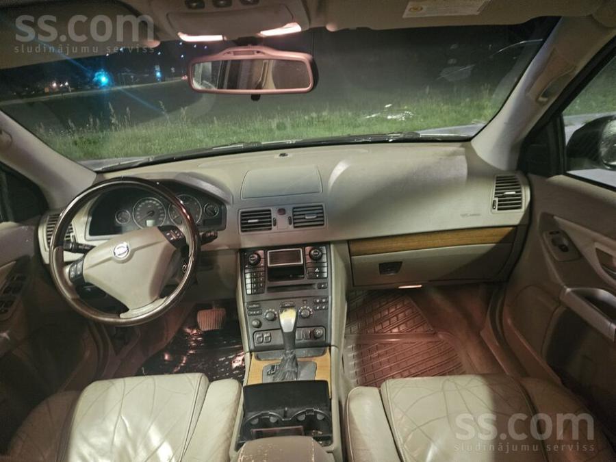 Pelēks Volvo XC90 2004 Jelgava, ar dzinēja tilpumu 2.50 L un nobraukumu 341 tūkst. km par 1500 €, foto 7 vietnē AUTOMOTO.COM.LV