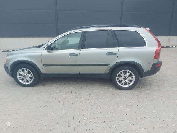 Pelēks Volvo XC90 2004 Šauļi, ar dzinēja tilpumu 2.40 L un nobraukumu 370 tūkst. km par 2750 €, foto 6 vietnē AUTOMOTO.COM.LV