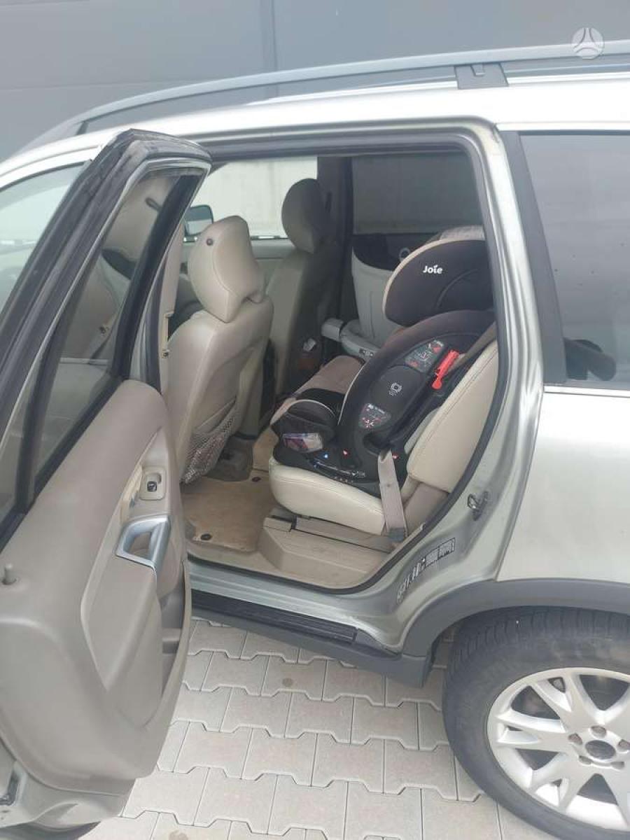 Pelēks Volvo XC90 2004 Šauļi, ar dzinēja tilpumu 2.40 L un nobraukumu 370 tūkst. km par 2750 €, foto 8 vietnē AUTOMOTO.COM.LV