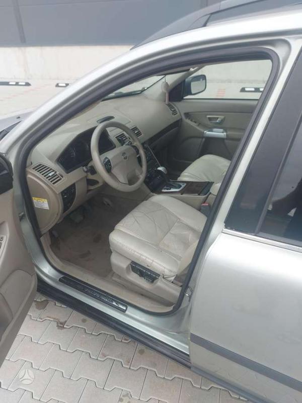 Pelēks Volvo XC90 2004 Šauļi, ar dzinēja tilpumu 2.40 L un nobraukumu 370 tūkst. km par 2750 €, foto 8 vietnē AUTOMOTO.COM.LV