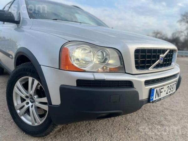 Grey Volvo XC90 2004 in Riga, with an engine capacity of 2.40 L and mileage of 384 thousand km for 3600 €, photo 2 on AUTOMOTO.COM.LV