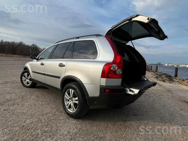 Grey Volvo XC90 2004 in Riga, with an engine capacity of 2.40 L and mileage of 384 thousand km for 3600 €, photo 6 on AUTOMOTO.COM.LV