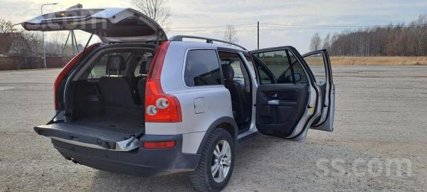 Grey Volvo XC90 2004 in Riga, with an engine capacity of 2.40 L and mileage of 384 thousand km for 3600 €, photo 7 on AUTOMOTO.COM.LV