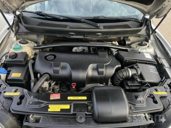 Grey Volvo XC90 2004 in Riga, with an engine capacity of 2.40 L and mileage of 384 thousand km for 3600 €, photo 10 on AUTOMOTO.COM.LV