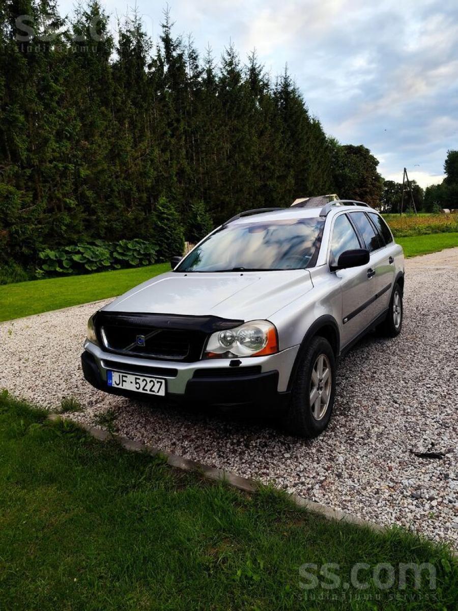 Grey Volvo XC90 2004 in Talsi, with an engine capacity of 2.50 L and mileage of 415 thousand km for 2000 €, photo 1 on AUTOMOTO.COM.LV