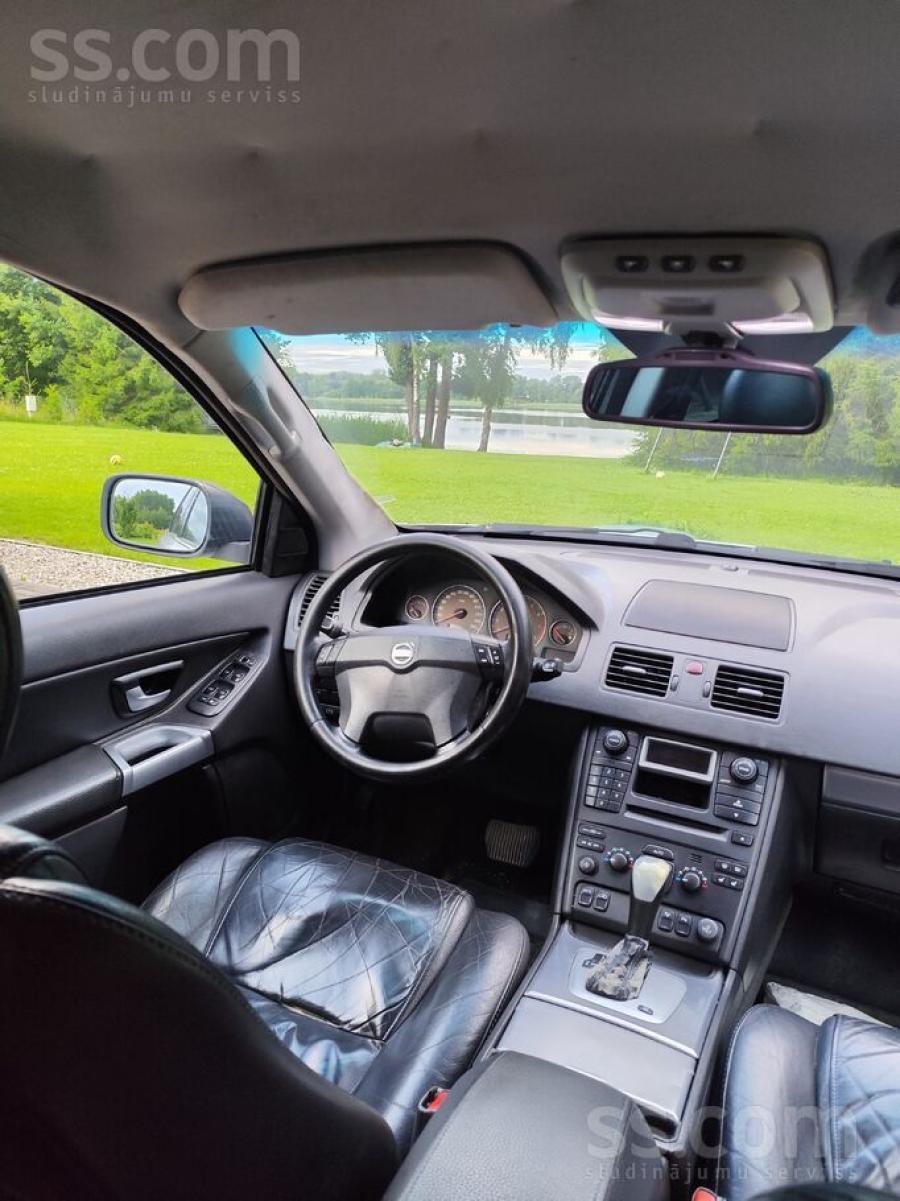 Grey Volvo XC90 2004 in Talsi, with an engine capacity of 2.50 L and mileage of 415 thousand km for 2000 €, photo 5 on AUTOMOTO.COM.LV