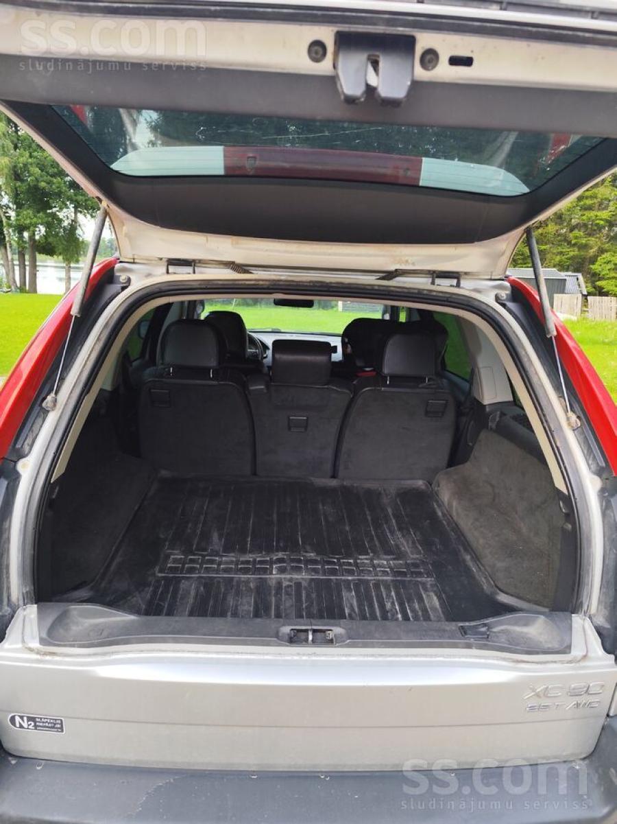 Grey Volvo XC90 2004 in Talsi, with an engine capacity of 2.50 L and mileage of 415 thousand km for 2000 €, photo 9 on AUTOMOTO.COM.LV