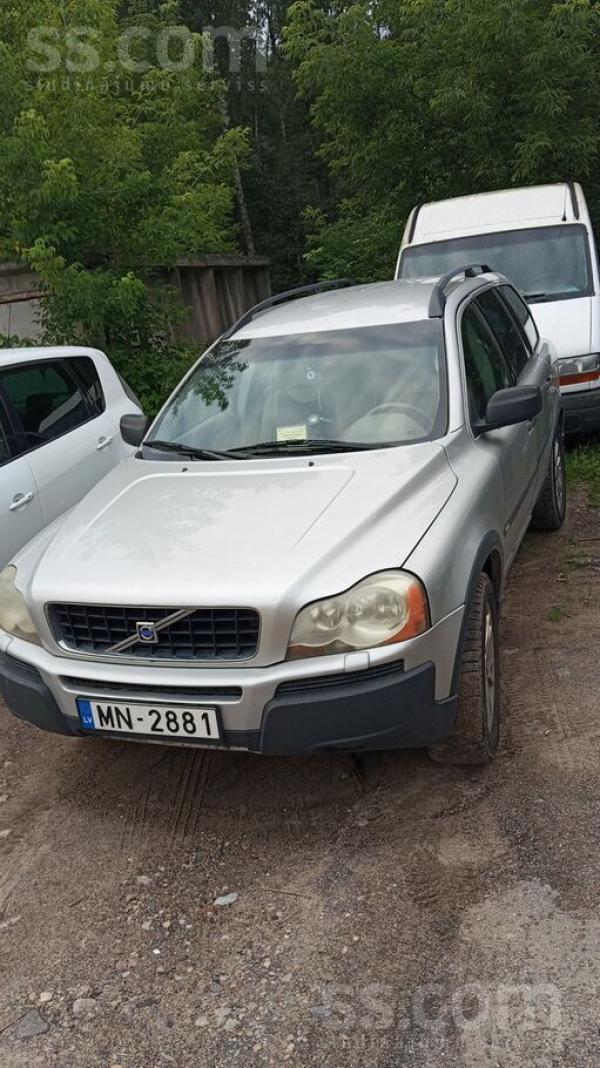 Pelēks Volvo XC90 2004 Rīga, ar dzinēja tilpumu 2.40 L un nobraukumu 335 tūkst. km par 3800 €, foto 1 vietnē AUTOMOTO.COM.LV