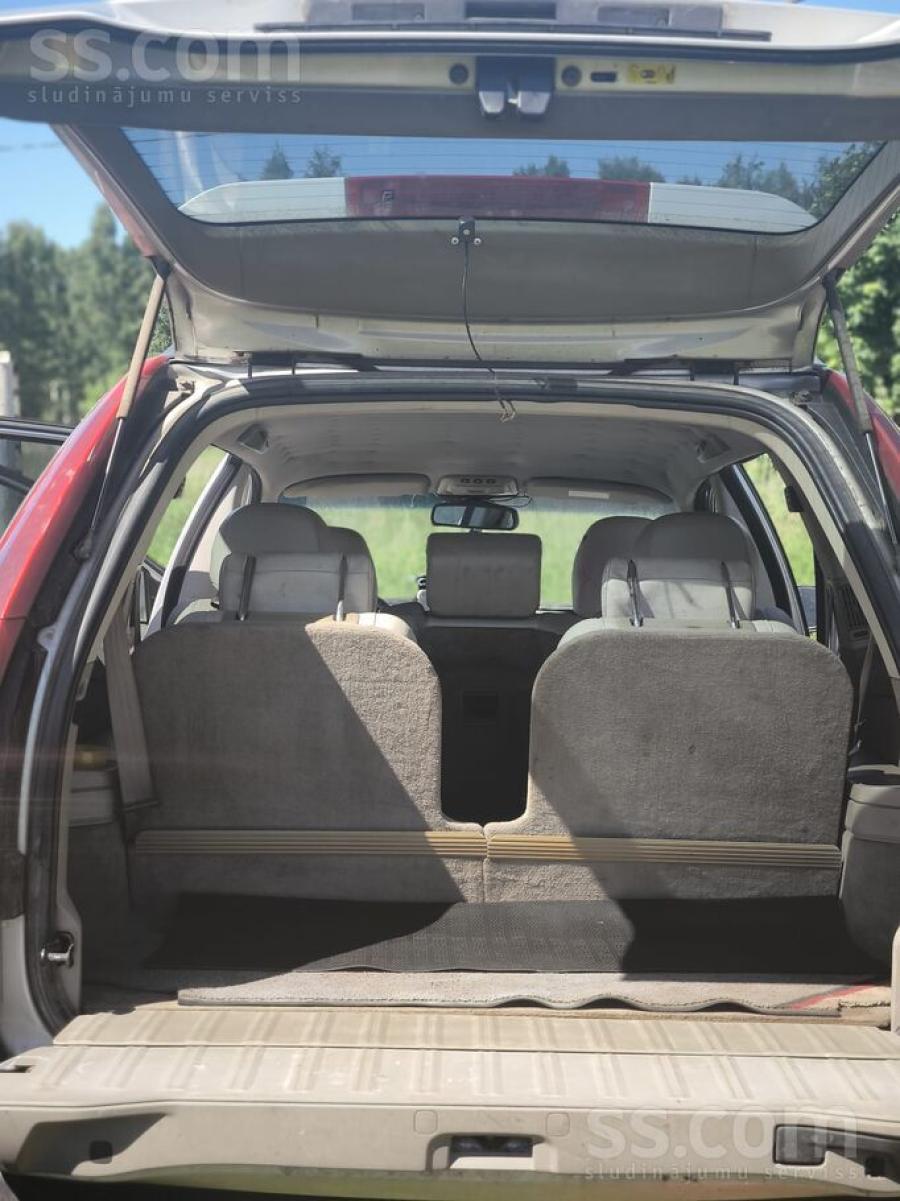 Pelēks Volvo XC90 2004 Rīga, ar dzinēja tilpumu 2.40 L un nobraukumu 335 tūkst. km par 3800 €, foto 9 vietnē AUTOMOTO.COM.LV