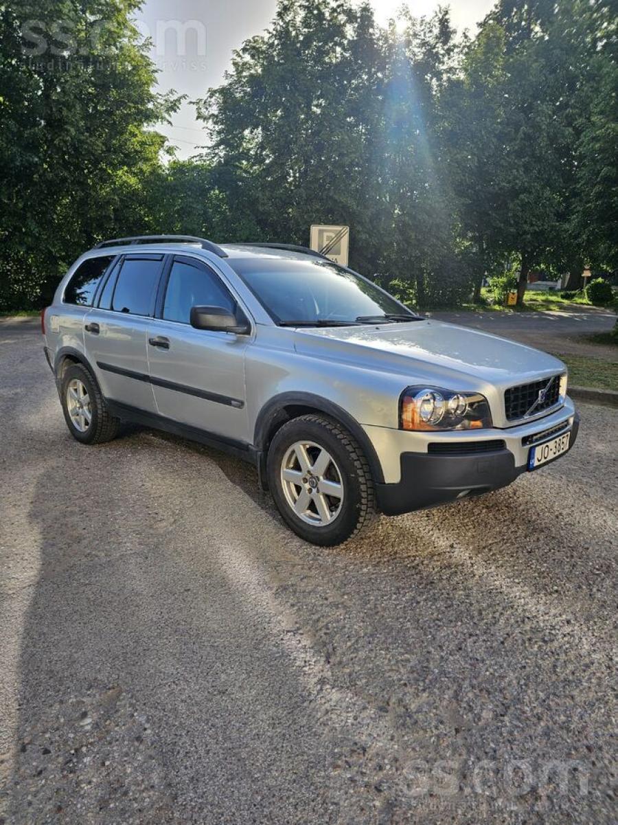 Grey Volvo XC90 2004 in Saldus, with an engine capacity of 2.40 L and mileage of 458 thousand km for 2449 €, photo 5 on AUTOMOTO.COM.LV