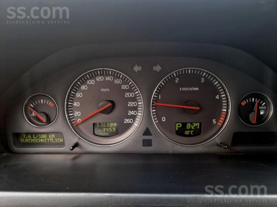 Grey Volvo XC90 2004 in Riga, with an engine capacity of 2.40 L and mileage of 537 thousand km for 3990 €, photo 6 on AUTOMOTO.COM.LV