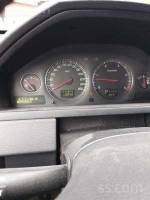 Pelēks Volvo XC90 2004 Bauska, ar dzinēja tilpumu 2.40 L un nobraukumu 419 tūkst. km par 2900 €, foto  vietnē AUTOMOTO.COM.LV