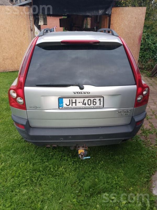 Grey Volvo XC90 2004 in Bauska, with an engine capacity of 2.40 L and mileage of 419 thousand km for 2900 €, photo 6 on AUTOMOTO.COM.LV