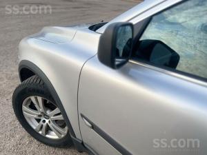 Grey Volvo XC90 2004 in Riga, with an engine capacity of 2.40 L and mileage of 386 thousand km for 3250 €, photo 4 on AUTOMOTO.COM.LV