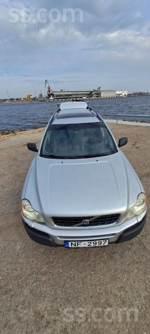 Grey Volvo XC90 2004 in Riga, with an engine capacity of 2.40 L and mileage of 386 thousand km for 3250 €, photo 6 on AUTOMOTO.COM.LV