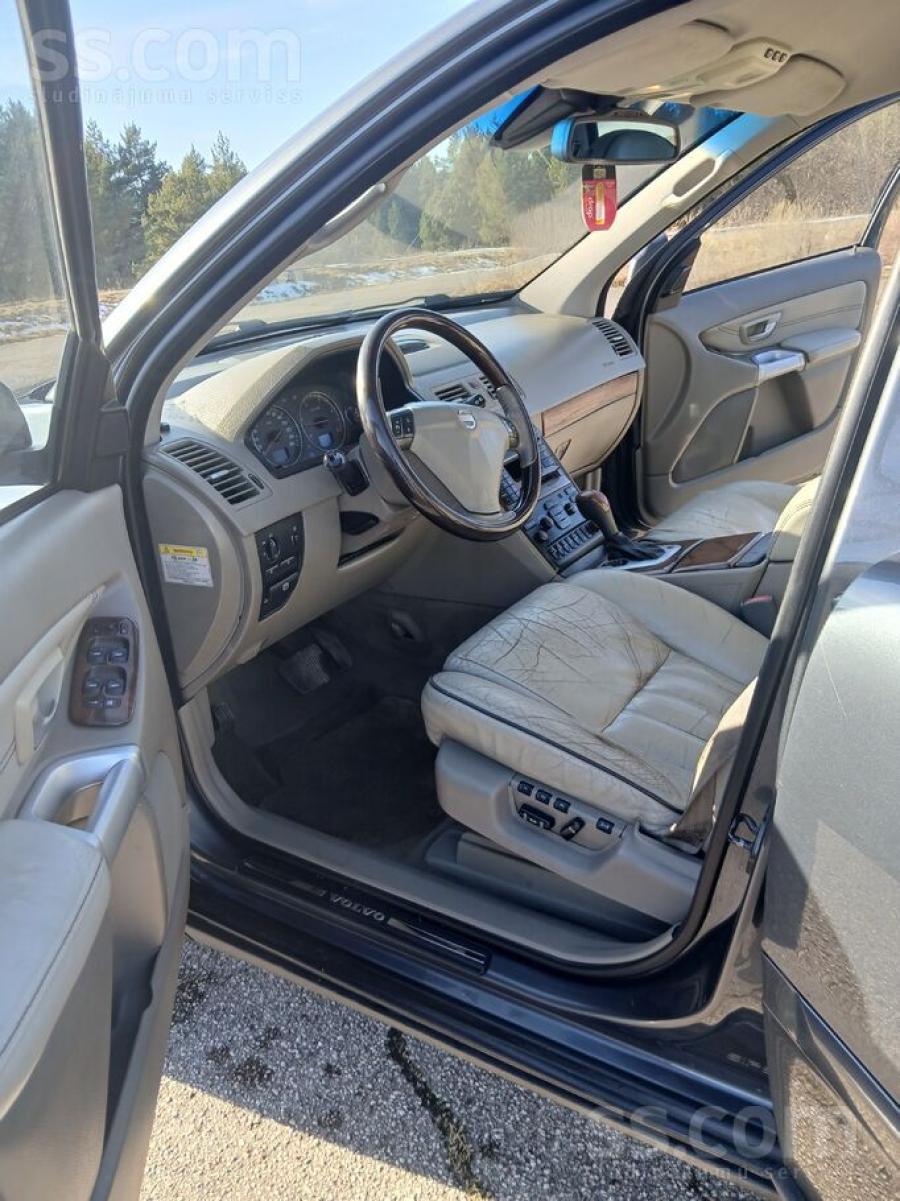 Pelēks Volvo XC90 2004 Tukums, ar dzinēja tilpumu 2.40 L un nobraukumu 414 tūkst. km par 2500 €, foto 6 vietnē AUTOMOTO.COM.LV