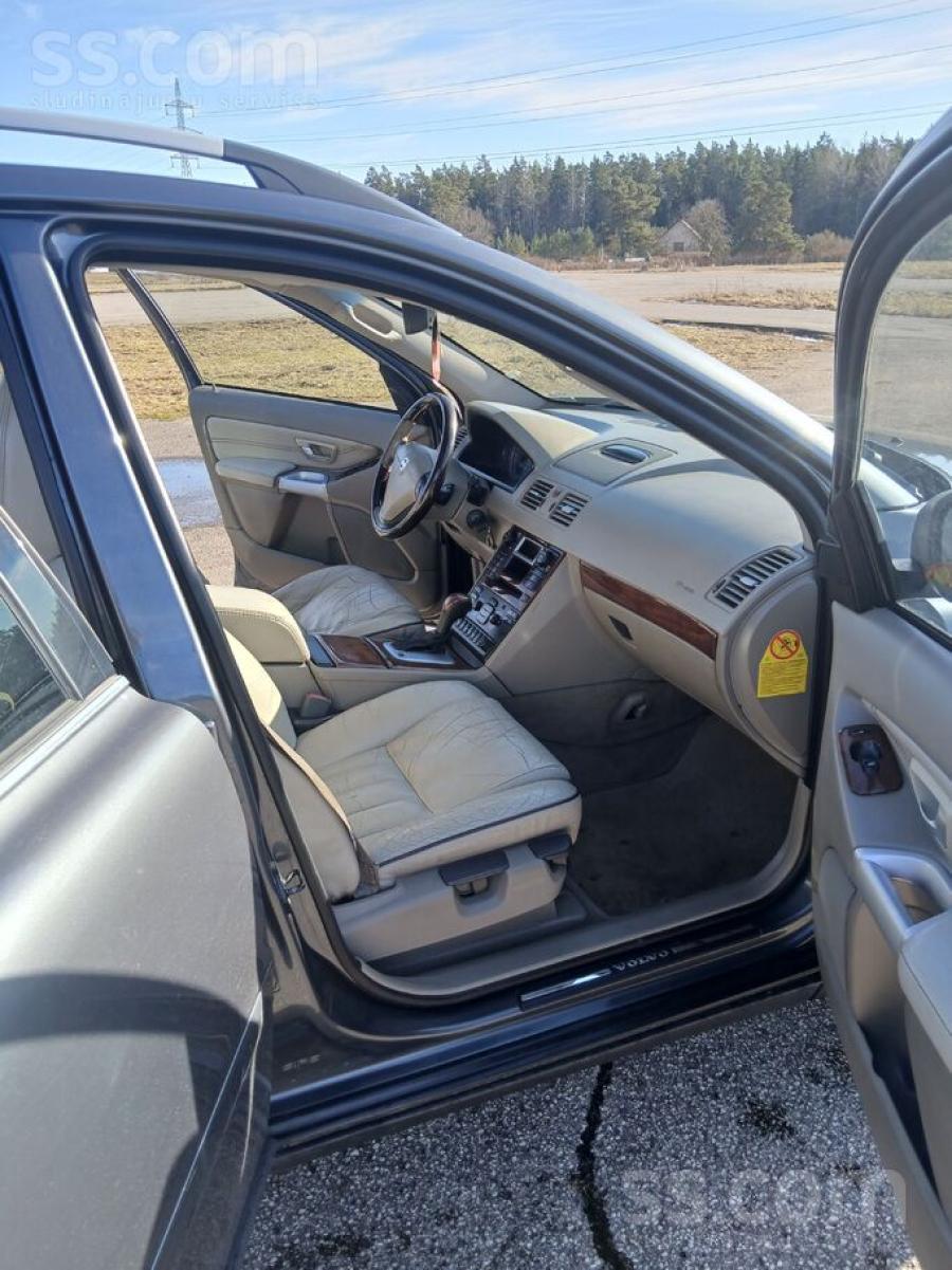Pelēks Volvo XC90 2004 Tukums, ar dzinēja tilpumu 2.40 L un nobraukumu 414 tūkst. km par 2500 €, foto 7 vietnē AUTOMOTO.COM.LV