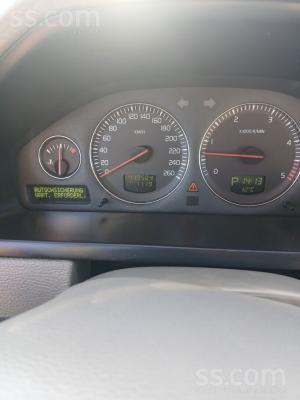 Pelēks Volvo XC90 2004 Tukums, ar dzinēja tilpumu 2.40 L un nobraukumu 414 tūkst. km par 2500 €, foto 9 vietnē AUTOMOTO.COM.LV