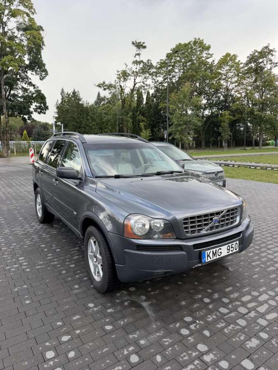 Pelēks Volvo XC90 2004 Kauņa, ar dzinēja tilpumu 2.40 L un nobraukumu 330 tūkst. km par 1999 €, foto 4 vietnē AUTOMOTO.COM.LV