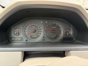 Pelēks Volvo XC90 2004 Kauņa, ar dzinēja tilpumu 2.40 L un nobraukumu 330 tūkst. km par 1999 €, foto 15 vietnē AUTOMOTO.COM.LV