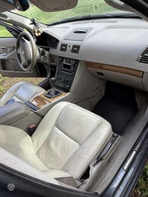 Pelēks Volvo XC90 2004 Kauņa, ar dzinēja tilpumu 2.40 L un nobraukumu 330 tūkst. km par 1999 €, foto 17 vietnē AUTOMOTO.COM.LV