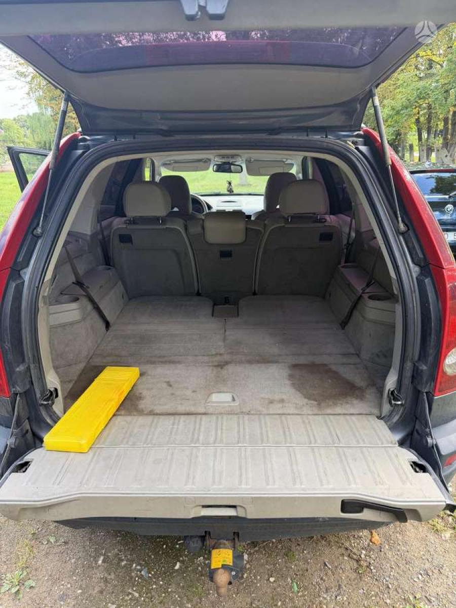 Pelēks Volvo XC90 2004 Kauņa, ar dzinēja tilpumu 2.40 L un nobraukumu 330 tūkst. km par 1999 €, foto 19 vietnē AUTOMOTO.COM.LV