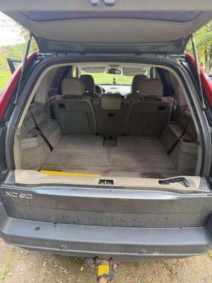 Pelēks Volvo XC90 2004 Kauņa, ar dzinēja tilpumu 2.40 L un nobraukumu 330 tūkst. km par 1999 €, foto 22 vietnē AUTOMOTO.COM.LV