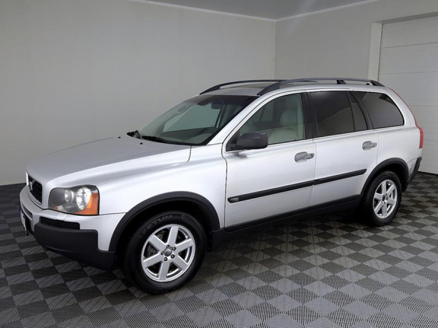 Grey Volvo XC90 2004 in Tallinn, with an engine capacity of 2.50 L and mileage of 217 thousand km for 1999 €, photo 3 on AUTOMOTO.COM.LV