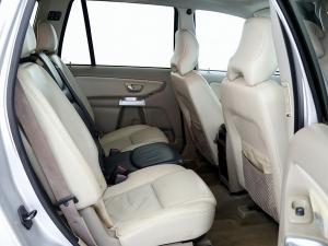 Grey Volvo XC90 2004 in Tallinn, with an engine capacity of 2.50 L and mileage of 217 thousand km for 1999 €, photo 8 on AUTOMOTO.COM.LV