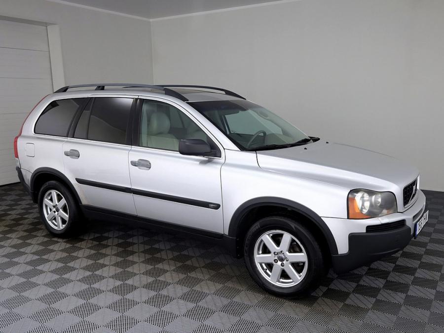 Grey Volvo XC90 2004 in Tallinn, with an engine capacity of 2.50 L and mileage of 217 thousand km for 1999 €, photo 10 on AUTOMOTO.COM.LV