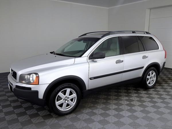 Pelēks Volvo XC90 2004 Tallina, ar dzinēja tilpumu 2.50 L un nobraukumu 217 tūkst. km par 1999 €, foto 11 vietnē AUTOMOTO.COM.LV