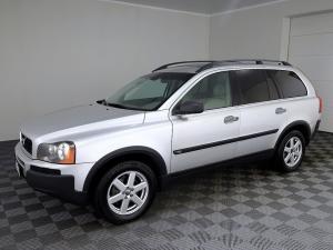 Grey Volvo XC90 2004 in Tallinn, with an engine capacity of 2.50 L and mileage of 217 thousand km for 1999 €, photo 11 on AUTOMOTO.COM.LV