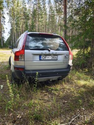 Grey Volvo XC90 2004 in Balvi, with an engine capacity of 2.40 L and mileage of 359 thousand km for 4300 €, photo 5 on AUTOMOTO.COM.LV