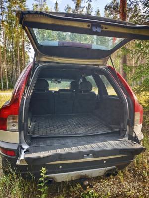 Grey Volvo XC90 2004 in Balvi, with an engine capacity of 2.40 L and mileage of 359 thousand km for 4300 €, photo 6 on AUTOMOTO.COM.LV