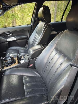 Grey Volvo XC90 2004 in Balvi, with an engine capacity of 2.40 L and mileage of 359 thousand km for 4300 €, photo 12 on AUTOMOTO.COM.LV