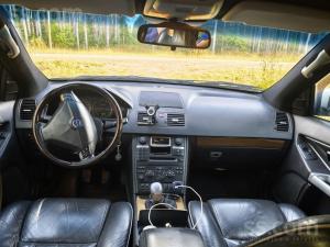 Grey Volvo XC90 2004 in Balvi, with an engine capacity of 2.40 L and mileage of 359 thousand km for 4300 €, photo 14 on AUTOMOTO.COM.LV
