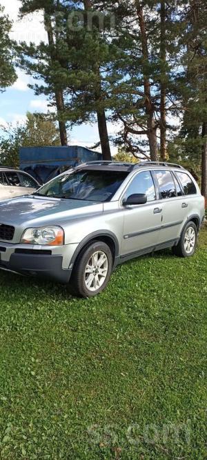 Grey Volvo XC90 2004 in Ludza, with an engine capacity of 2.40 L and mileage of 380 thousand km for 1300 €, photo 1 on AUTOMOTO.COM.LV