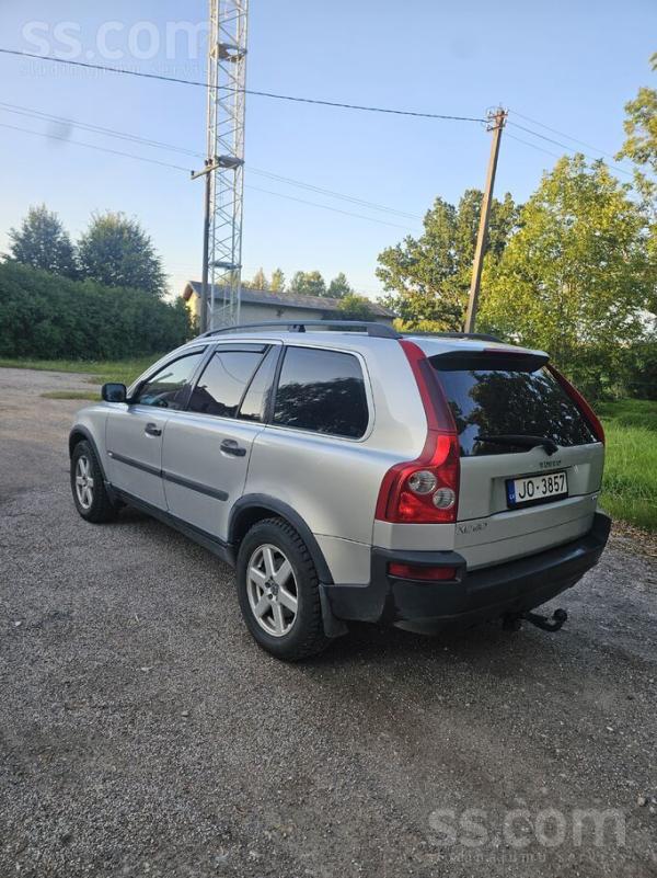 Grey Volvo XC90 2004 in Saldus, with an engine capacity of 2.40 L and mileage of 458 thousand km for 2410 €, photo 5 on AUTOMOTO.COM.LV