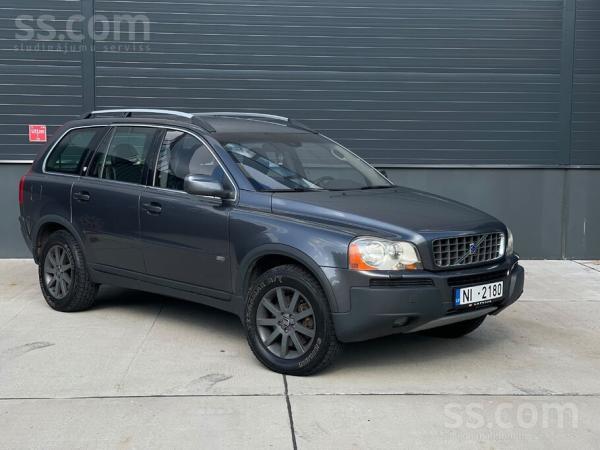 Grey Volvo XC90 2004 in Riga, with an engine capacity of 2.40 L and mileage of 340 thousand km for 4300 €, photo 1 on AUTOMOTO.COM.LV