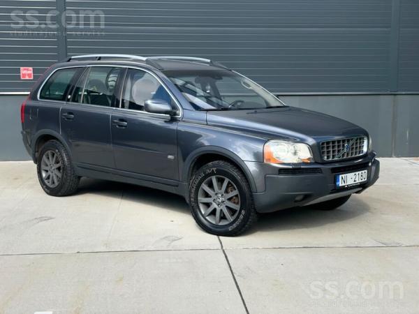 Grey Volvo XC90 2004 in Riga, with an engine capacity of 2.40 L and mileage of 340 thousand km for 4300 €, photo 4 on AUTOMOTO.COM.LV