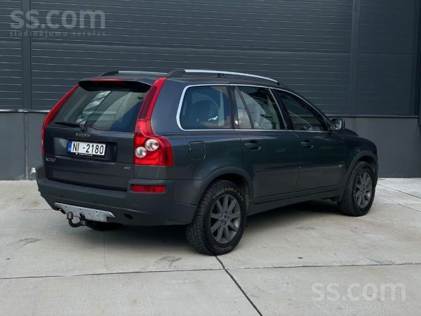 Grey Volvo XC90 2004 in Riga, with an engine capacity of 2.40 L and mileage of 340 thousand km for 4300 €, photo 10 on AUTOMOTO.COM.LV