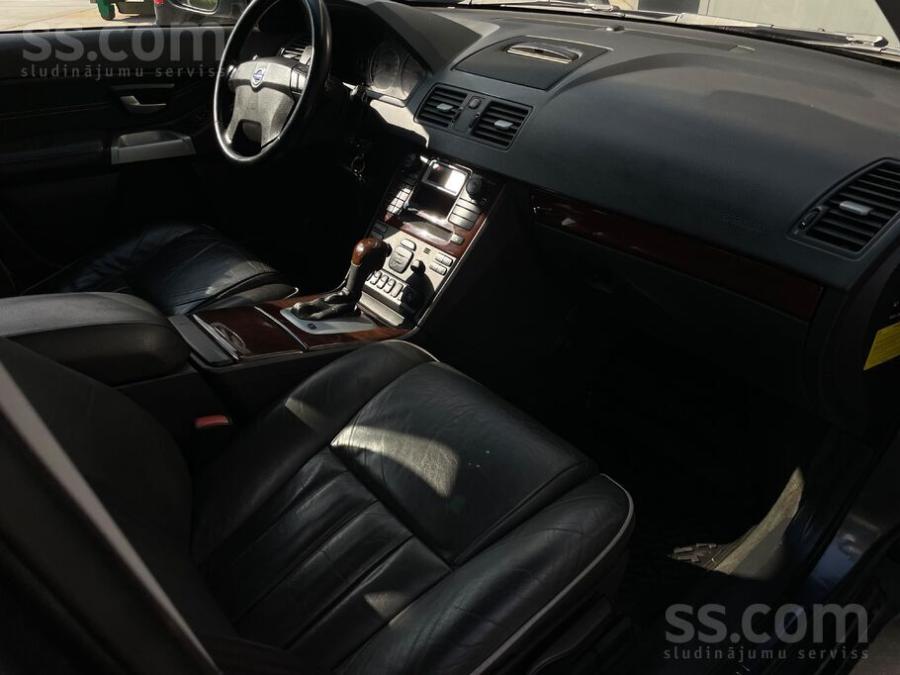 Pelēks Volvo XC90 2004 Rīga, ar dzinēja tilpumu 2.40 L un nobraukumu 340 tūkst. km par 4300 €, foto 18 vietnē AUTOMOTO.COM.LV