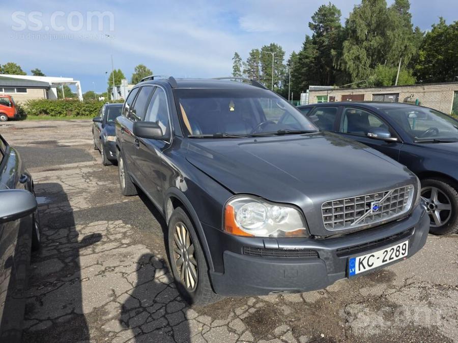 Серый Вольво ХС90 2004 в Огре, объемом двигателя 2.40 л и пробегом 403 тыс. км за 2000 €, фото 6 на AUTOMOTO.COM.LV