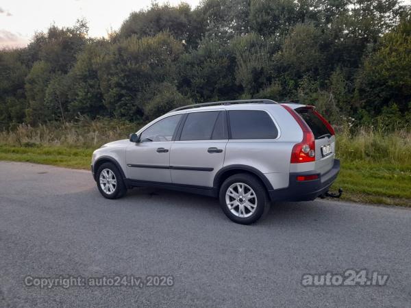 Grey Volvo XC90 2004 in Paide, with an engine capacity of 2.40 L and mileage of 387 thousand km for 5450 €, photo 11 on AUTOMOTO.COM.LV