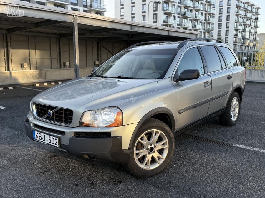 Grey Volvo XC90 2004 in Vilnius, with an engine capacity of 2.40 L and mileage of 284 thousand km for 2950 €, photo 3 on AUTOMOTO.COM.LV
