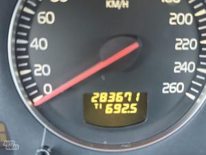 Grey Volvo XC90 2004 in Vilnius, with an engine capacity of 2.40 L and mileage of 284 thousand km for 2950 €, photo 9 on AUTOMOTO.COM.LV