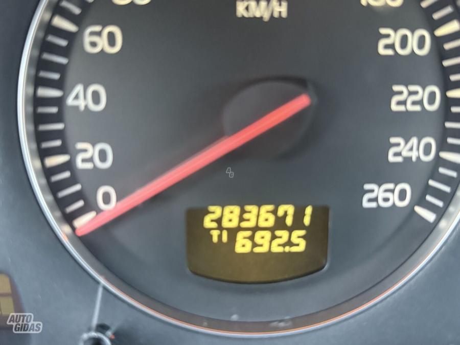 Grey Volvo XC90 2004 in Vilnius, with an engine capacity of 2.40 L and mileage of 284 thousand km for 2950 €, photo 9 on AUTOMOTO.COM.LV